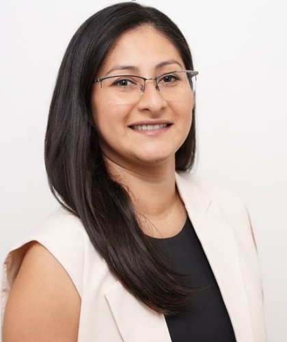 Sara Hurtarte - Girls Not Brides